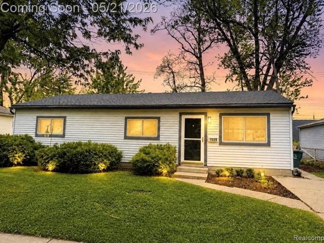1909 E Troy St, Ferndale, MI 48220
