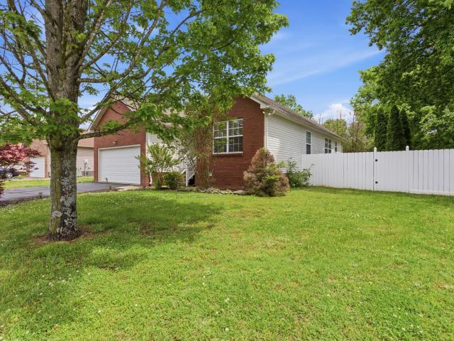 1909 Fieldstone Dr