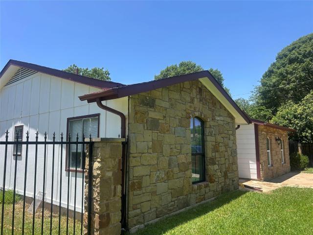 1909 Heathwood Cir