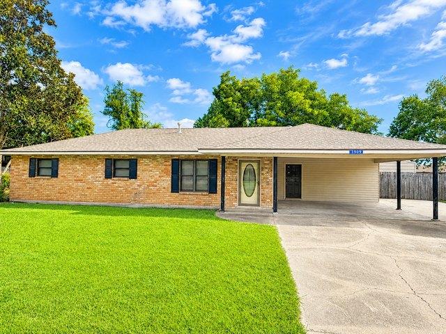 1909 Live Oak Dr, Brusly, LA 70719