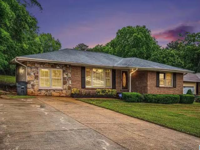 1909 LONGVIEW DR, BESSEMER, AL 35023 Single Family Residence F.