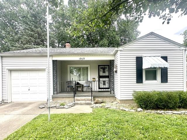 1909 Patton Dr, Speedway, IN 46224