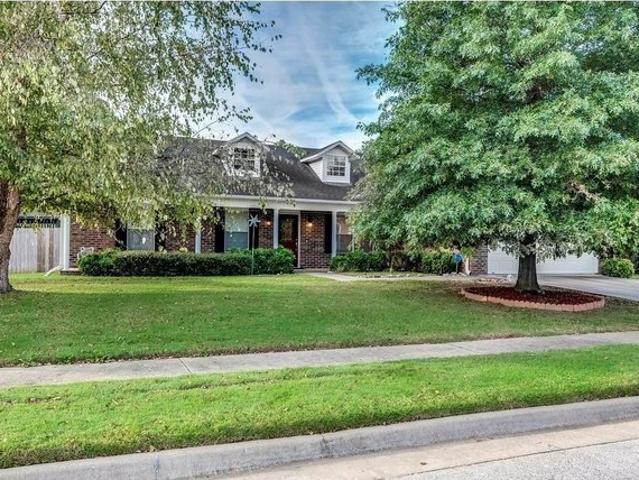 1909 SW Pine Ave, Bentonville, AR 72713