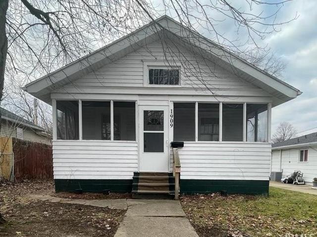 1909 S Brookfield St, South Bend, IN 46613