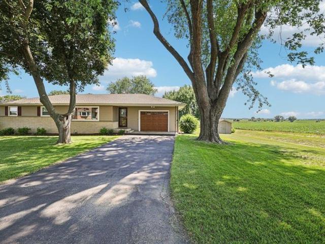 1909 Weber Dr, Town Of, WI 53590