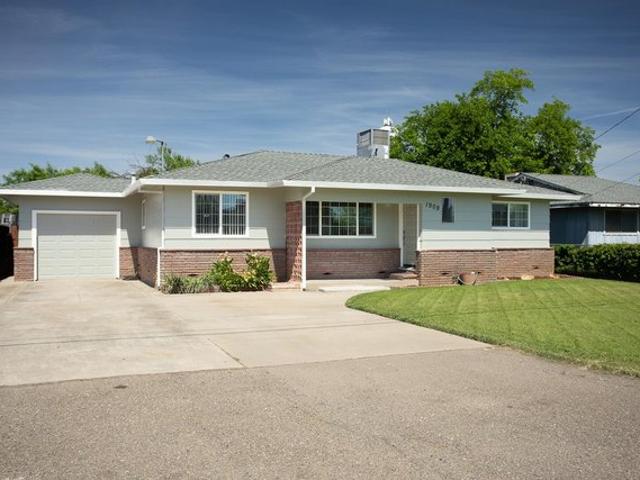 1909 10th Ave, Olivehurst, CA 95961