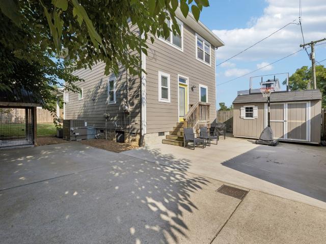1909B Delta Ave