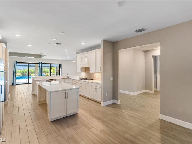19001 Aqua Shore Dr, Fort Myers, FL 33913 | MLS #2026005