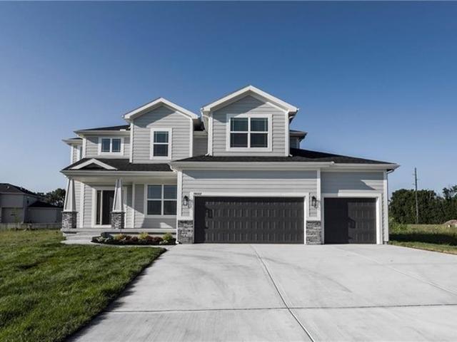 19007 W 170th Ter, Olathe, KS 66062