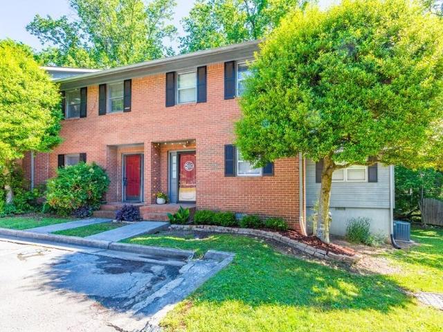 1900 Meadowbrook Circle NW
