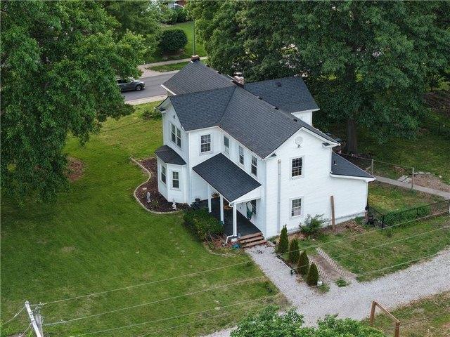 1900 NE 65th St, Gladstone, MO 64118