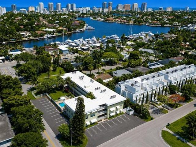 1900 NE 8th Ct Apt 105, Fort Lauderdale, FL 33304