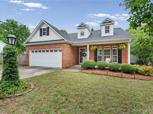 1900 Austin Place Ln, Winston Salem, NC 27127