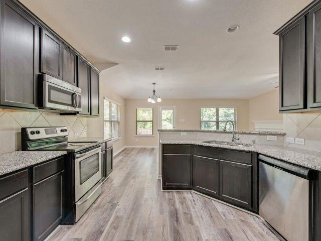 1900 Abby Creek Drive