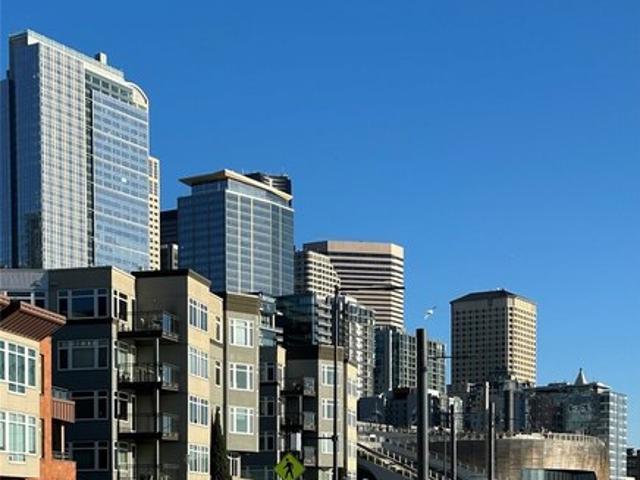 1900 Alaskan Way Apt 402, Seattle, WA 98101