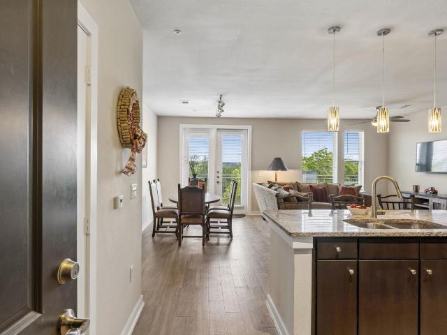 1900 Barton Springs Rd # 5032