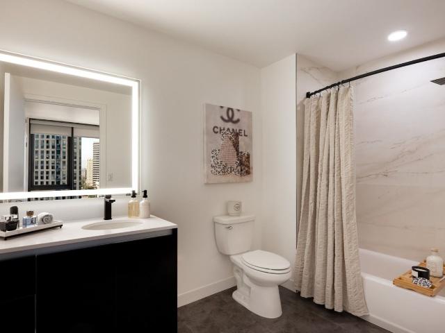 1900 Broadway Studio Apartment for Rent at 1950 Broadway, Oakland, CA 94612 Downtown Oakland
