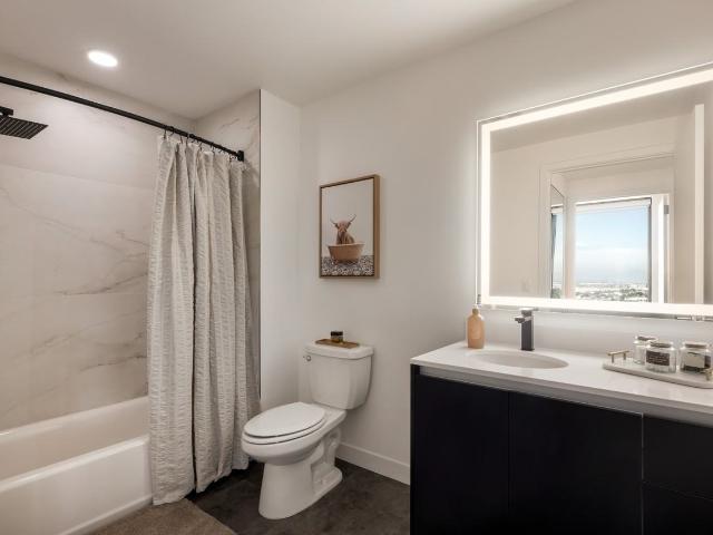 1900 Broadway Studio Apartment for Rent at 1950 Broadway, Oakland, CA 94612 Downtown Oakland