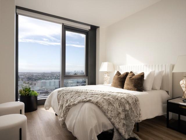 1900 Broadway 4 Bedroom Apartment for Rent at 1950 Broadway, Oakland, CA 94612 Downtown Oakland