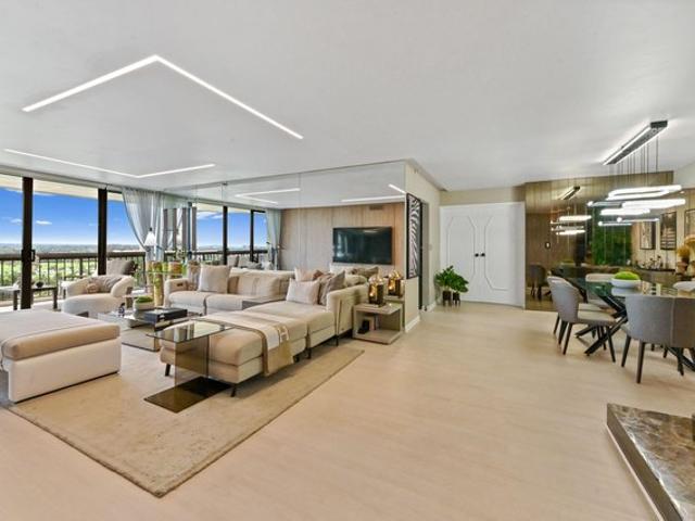 1900 Consulate Pl Apt 1205, West Palm Beach, FL 33401