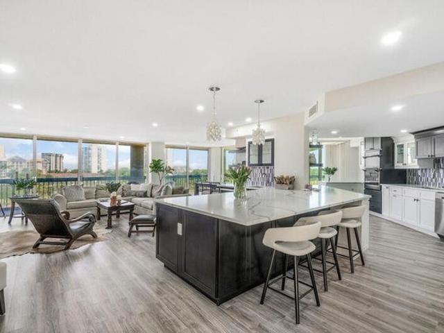 1900 Consulate Pl Apt 406, West Palm Beach, FL 33401