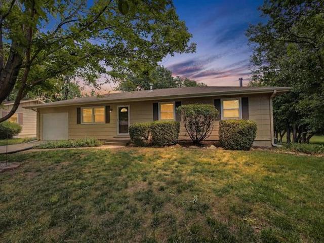 1900 Dogwood Dr, Manhattan, KS 66502