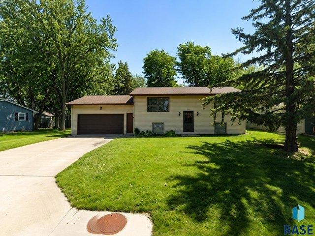 1900 E Sylvan Cir, Brandon, SD 57005