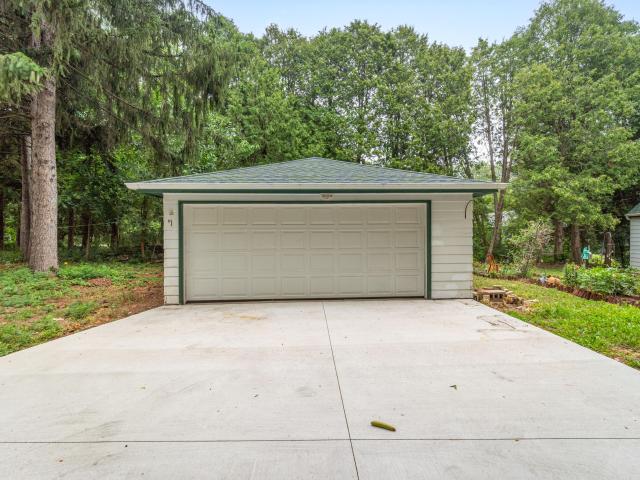 1900 Edgewater Dr