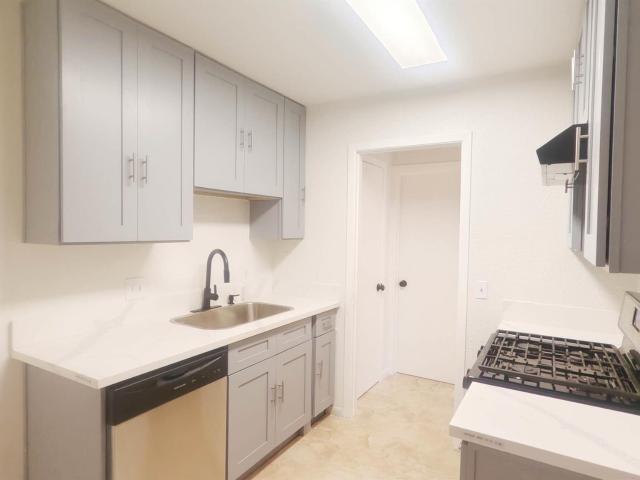 1900 Hearthside Dr