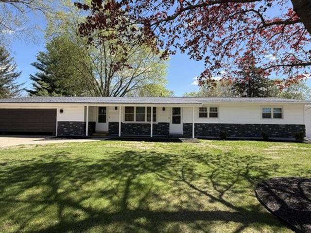 1900 Hillcrest Ave, Plymouth, IN 46563