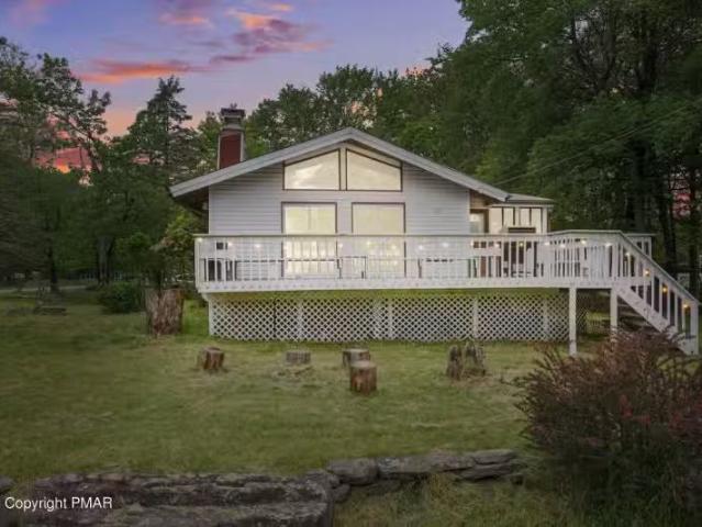 1900 HORSESHOE BND, TOBYHANNA, PA 18466 Single Family Residenc.
