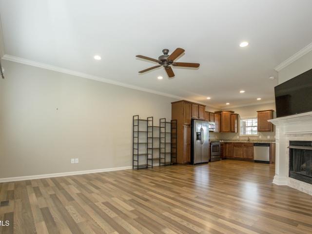 1900 Knob Creek Road 402