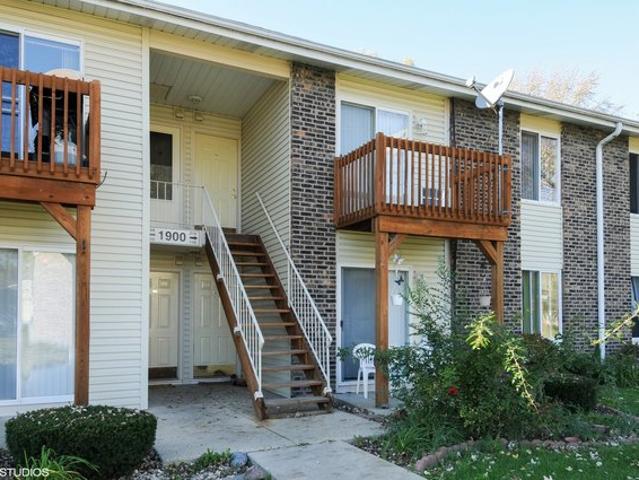 1900 Light Rd Apt 210, Oswego, IL 60543