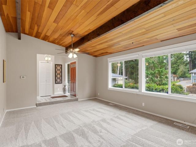 1900 rd Street E