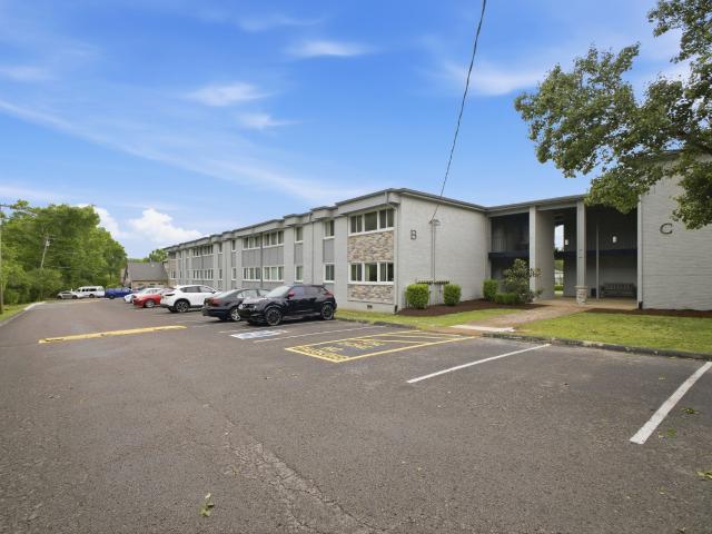 1900 Richard Jones Rd # B211