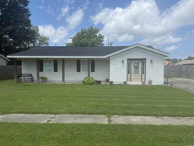 1900 S Lowe St, Stuttgart, AR 72160