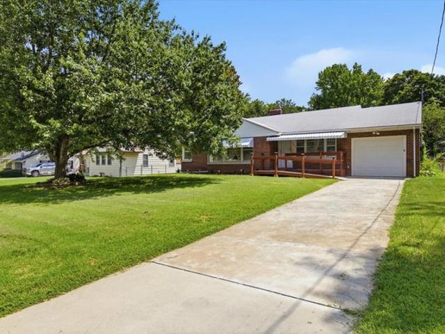 1900 S Virginia Ave, Springfield, MO 65807