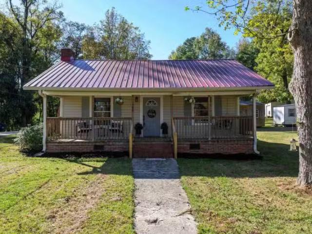 1900 SELF ST, LEEDS, AL 35094