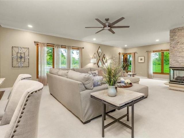 1900 Victoria Rd S Apt C, Mendota Heights, MN 55118