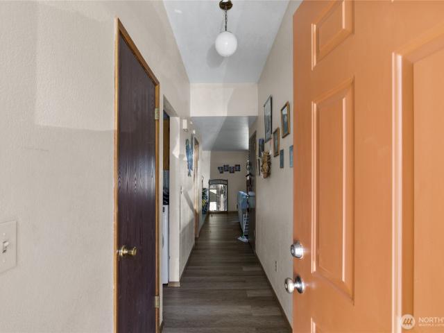 1900 1902 N Regal Street