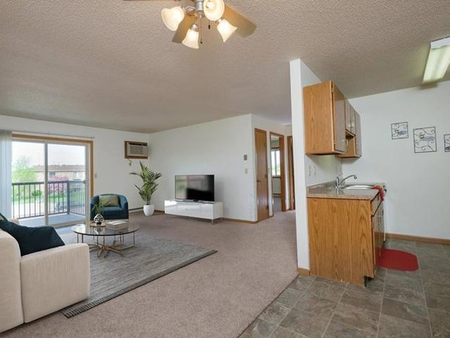 1900 21st Ave S, Fargo, ND 58103
