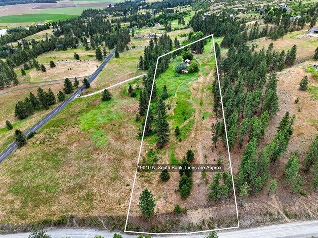 19010 N S Bank Rd, Nine Mile Falls, WA 99026