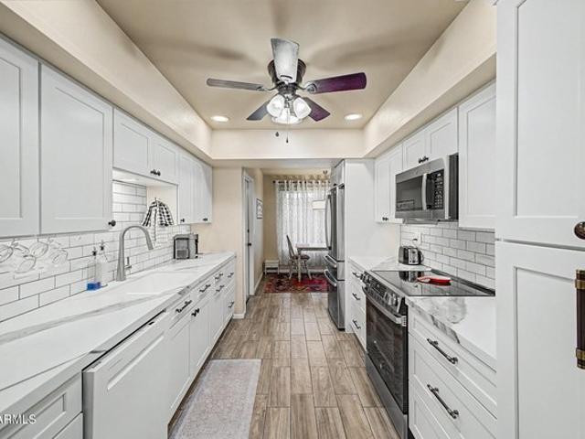 19010 N Signal Butte Cir, Sun City, AZ 85373
