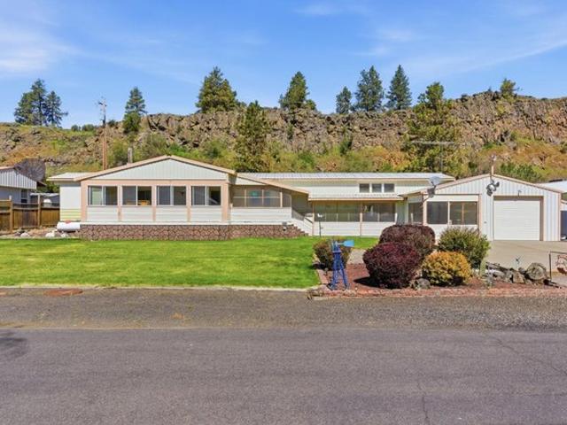 19014 W Bunker Rd, Cheney, WA 99004