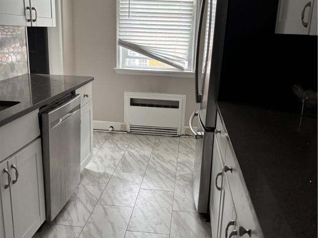19015 Van Aken Boulevard 406