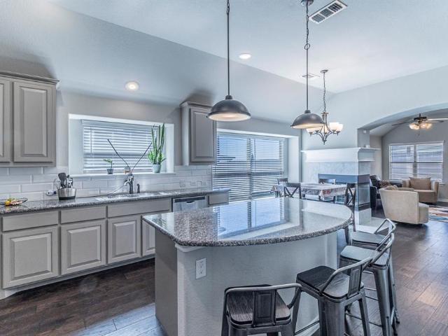 1901 Maplewood Drive