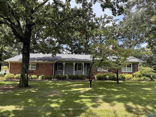 1901 Morningside Dr NW, Hartselle, AL 35640