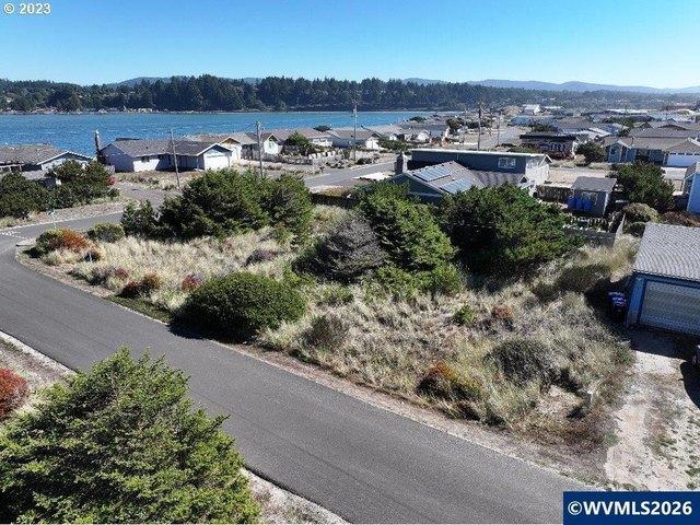 1901 NW Beachview Dr, Waldport, OR 97394