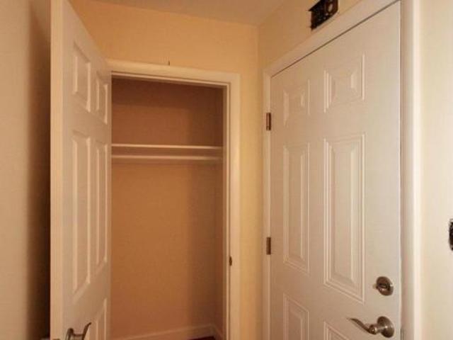 1901 n quebec street n # upper unit