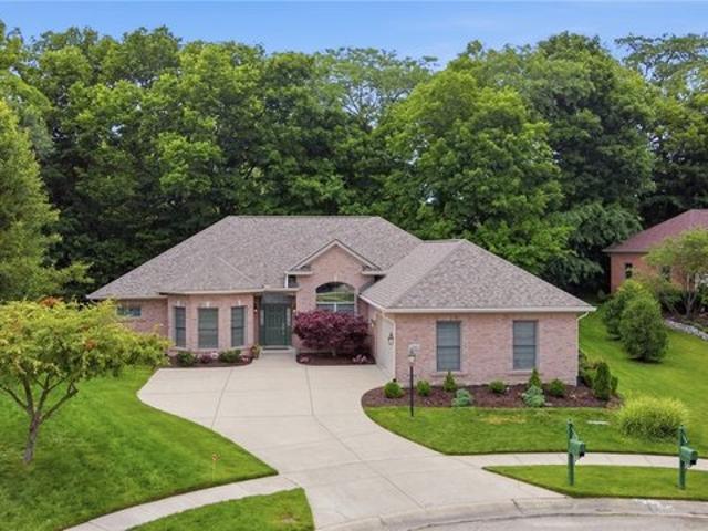 1901 N Regent Park Dr, Bellbrook, OH 45305